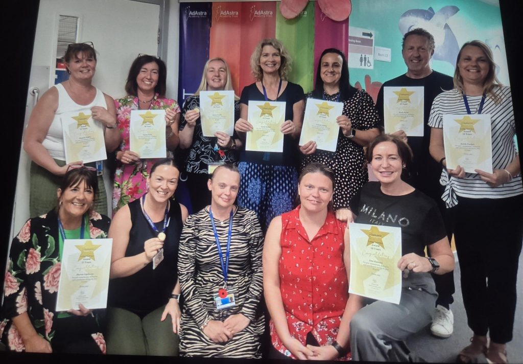 School staff recognised for almost 1000 years’ service - Sunnyside ...